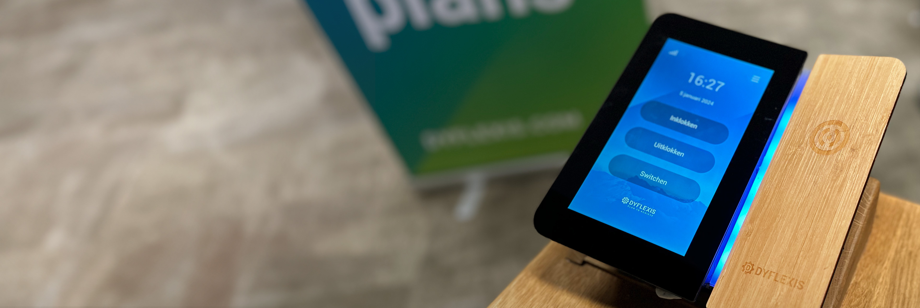 Time Clock System - Time and Attendance Registration Software | Dyflexis